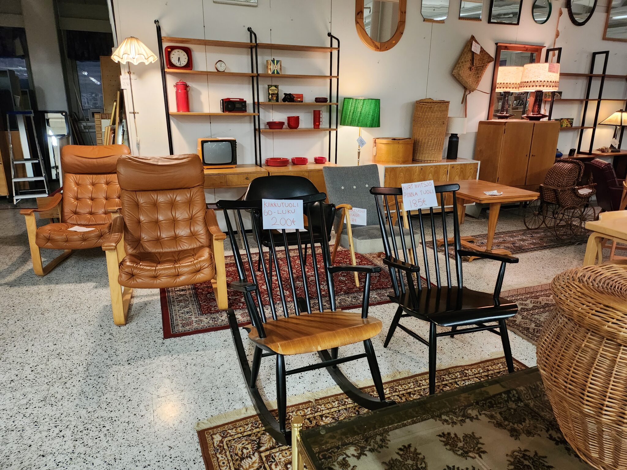 VINTAGE HUONEKALUT - Huonekalumesta