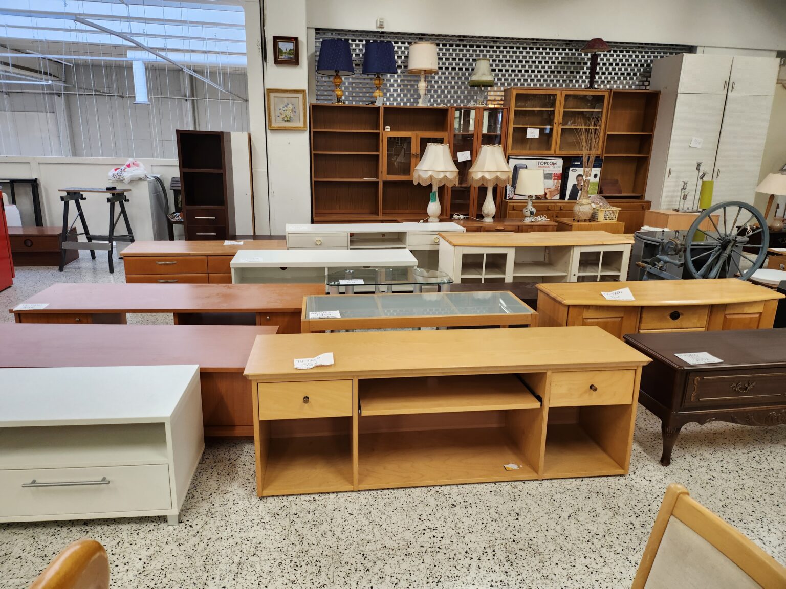 HUONEKALUT - Huonekalumesta